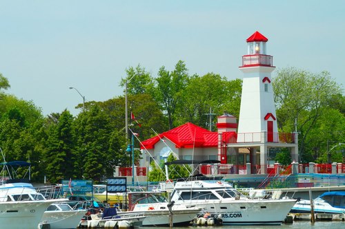 The Port Credit Lighthouse - Visit Mississauga